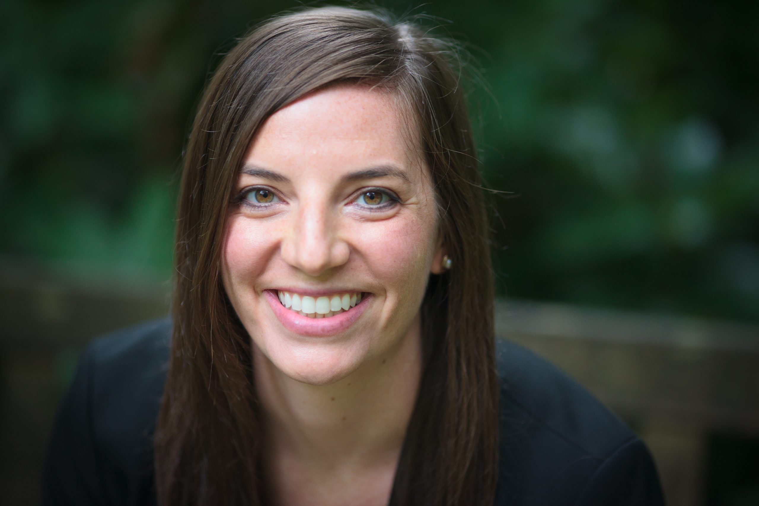 Headshot_monica2 – UW Department of Family Medicine